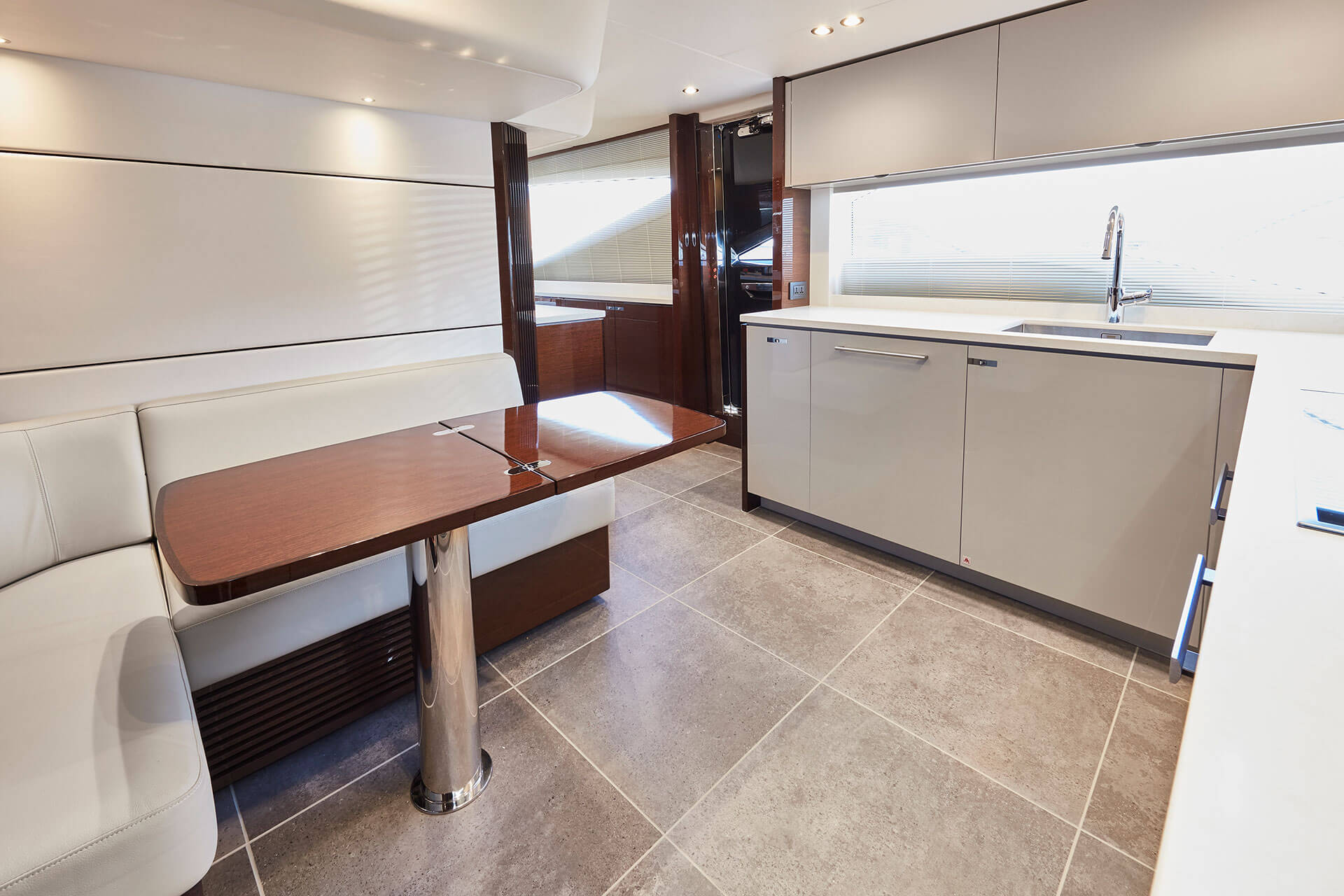 Princess 30M | Princess Yachts Sweden Denmark Norway